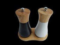 China Modern Adjustable Ceramic Salt and Pepper Grinder Set - 2-Piece Wooden Manual Spice Mill with Customizable Colors for sale