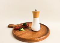 China Kairun Rubberwood Grinder 6.2x13.9 cm Manual Spice Mill with Ceramic Grinding Mechanism for sale