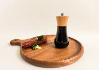 China Kairun Rubberwood Grinder 6.2x13.9 cm Manual Spice Mill with Ceramic Grinding Mechanism for sale