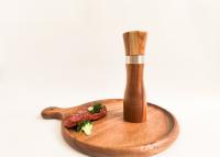 China Manual Reusable Refillable Wooden Salt and Pepper Grinder Set - Acacia Wood with Ceramic Core, 5.5x20cm and 5.5x25cm Sizes for sale
