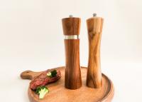 China Kairun Natural Wood Pepper Grinders 5.5x21.3cm with Ceramic Core for Herbs Spices Nuts for sale