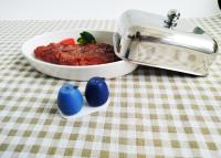 China Customizable Plastic Seasoning Shaker Set with 3-3.5g Capacity and Airtight Design for Salt and Pepper for sale