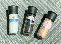China Customized 80ml Glass Grinder Manual Adjustable Refillable Spice Herb Grinder for sale