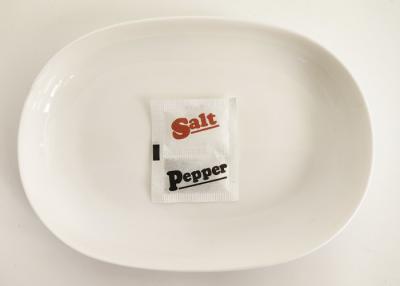 China Customizable Salt and Black Pepper Individual Condiment Packets 18 Month Shelf Life for sale