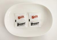 China Customizable Salt and Black Pepper Individual Condiment Packets 18 Month Shelf Life for sale