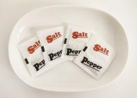 China Customizable Salt and Black Pepper Individual Condiment Packets 18 Month Shelf Life for sale
