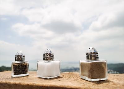 China 3-Piece Glass Condiment Shaker Set with 17ml Capacity and 30×30×45mm Dimensions for Custom Seasoning Solutions for sale