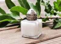 China 17ml Glass Condiment Shaker Set - 3-Piece Modern Design 30×30×45mm Transparent Kitchen Accessories for sale