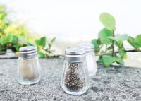China 10ml Modern Glass Salt and Pepper Shaker Set with Grinder 3 Piece Condiment Set for sale