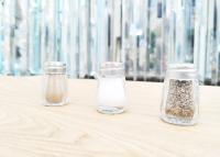 China Gourd Shape Square Glass Shaker 10ml with Metal Lid for Salt Pepper Spices for sale