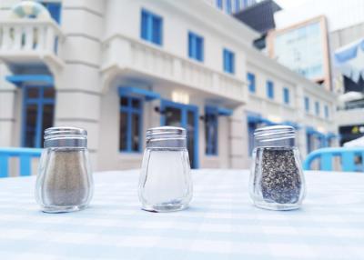 China Custom Metal Lid Glass Bottle 10ml Shaker with Condiment for Spices for sale