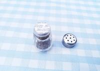 China Custom Metal Lid Glass Bottle 10ml Shaker with Condiment for Spices for sale