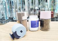 China 100ml 0.5g Press Salt Pepper Spice Glass Jar with Plastic Lid Reusable Refillable for sale