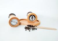 China Classic Look Wooden Salt And Pepper Grinders for Elegant Dining Experience for sale
