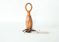 China Highly Durable Wooden Salt and Pepper Grinders with Ceramic Core for sale