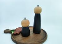 China Wood Pepper Grinder Manual Grinder With Adjustable Coarseness Ceramic Core for sale