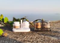 China Disposable Plastic Salt and Pepper Shakers 1.0g 0.2g Portable Seasoning Shakers for sale