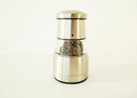 China Premium Stainless Steel Pepper Grinder with Ceramic Core - Adjustable Coarseness, Silver Finish, 35-45 Day Lead Time for sale