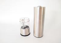 China Electric Stainless Steel Pepper Salt Grinder Battery-Operated with Adjustable Coarseness and Ceramic Core for sale