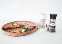 China Compact Glass Pepper Salt Grinder 100ml Adjustable Manual Refillable Spice Mill for sale