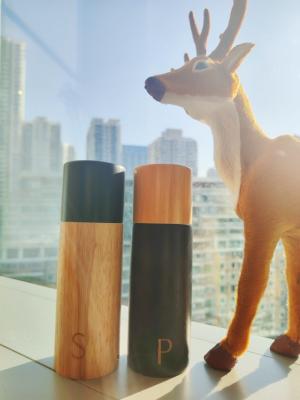 China Ceramic Core Salt and Pepper Mill 17cm Rubber Wood Construction Adjustable Grinder for sale