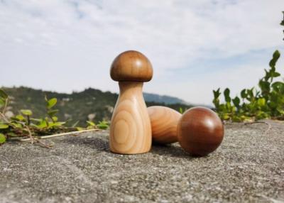 China 176g Adjustable Salt Pepper Grinder Mushroom Design Acacia Wood 11.5cm for sale