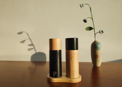 China Kairun Adjustable Wooden Salt and Pepper Mill Grinder 2 in 1 Refillable Ceramic Grinder for Kitchen for sale