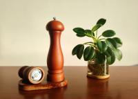 China Rubber Wood Salt and Pepper Grinder Set with Ceramic Core - 21.5cm & 14cm Sizes, ISO/FDA Certified for sale