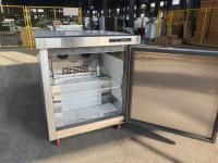 China Commercial Stainless Steel Salad Bar Counter with Adjustable Shelves and Digital Temperature Control for sale