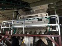 China High Capacity Rice Color Sorter 0.3 - 0.9t/H 2 Years Sorting Accuracy 99.5 - 99.9% for sale