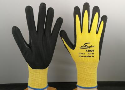 China 13 Gauge HPPE Knitted Cut Resistant Safety Gloves Foam Nitrile Coated Level 5 for sale