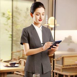 China Hot Selling Unisex Design Chef Uniforms Kitchen Manager Uniform for Hotel for sale