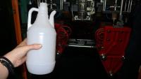 China Single or multi cavities HDPE blow molding machines for sauce bottle for sale