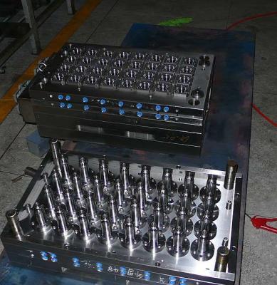 China PET minieral water bottle injection blow molding machine in 20 sec cycle time for sale