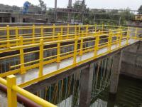China FRP Fiberglass Walkway Guardrail 40% Open Area Corrosion Resistant Handrail for Power Plants for sale