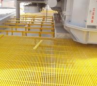 China Anti-Slip Pultruded FRP Grating Flooring 25mm to 65mm High for Industrial Walkways for sale