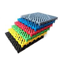 China 50x50x5.0cm Interlocking Plastic Garage Flooring Mats Heavy Duty 1-3 Ton Load for Car Wash Workshop for sale