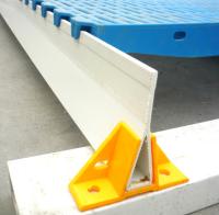 China 120mm Fiberglass Triangle Support Beam for Poultry Flooring Smooth Cutting for sale