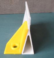 China FRP Floor Beam for Poultry Farm Chicken Duck House Triangular Shape Corrosion Resistant 15-30 Year Life for sale