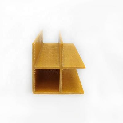China Smooth Fiberglass Plastic Angle Lightweight and Customized Length for Perfect Corners for sale