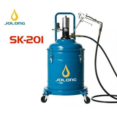 China Blue Air Operated Grease Pump With 30-40 Mpa Air Outlet 0-7Mpa Pressure Range 0.85L/Min Oil Volume for sale