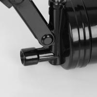 China Ergonomic Hand Grease Gun With Flexible Hose And Carton Box Package for sale