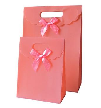 China Hot-selling Fashionable Paper bag Gift bag Red color Paper bag Gift pouch for sale