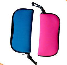 China Hop-selling Eyewear Case Sunglasses bag Neoprene Eyeglasses pouch with hook for sale