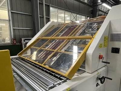 China 2200x2200mm Flute Laminating Machine Automatic With CE Shied For Printing for sale