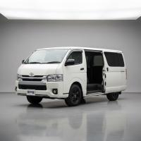 China TOYOTA AC Compressor for HIACE with PV7 Grooves 120mm Pulley Diameter and 12V Rated Voltage for sale