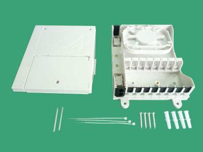 China 8 Port Wall Mounted Distribution Box 8 Core Waterproof For Local Area Network for sale