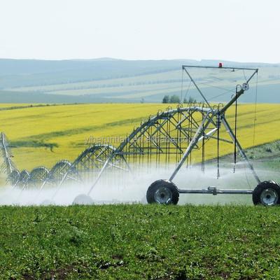China Upgrade Your Farming Efficiency with Superior 2200 KG Center Pivot Irrigation System for sale