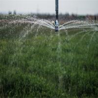 China 2024 Best Center Pivot Irrigation System Movable Lateral Towing Style Suitable for Agriculture for sale