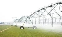 China Precision Irrigation Made Easy Lateral Move Irrigator for Water-Smart Farming 3800 KG for sale